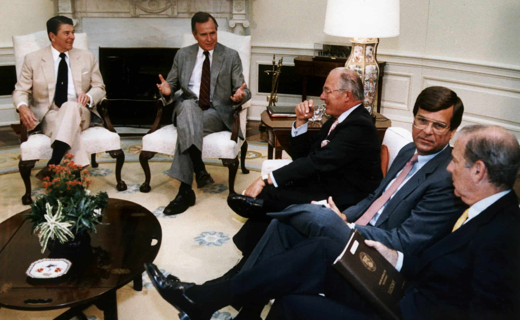 Lawrence Walsh, Iran-Contra scandal prosecutor, dies at 102