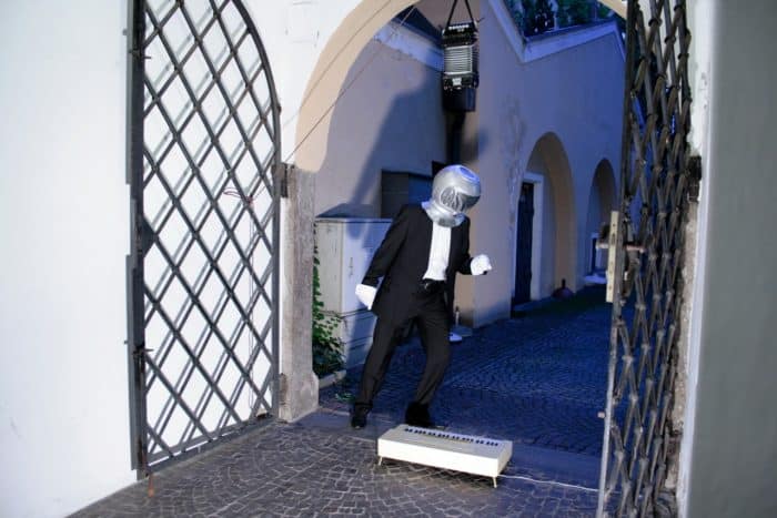 German performance artist to lead workshop at arts festival