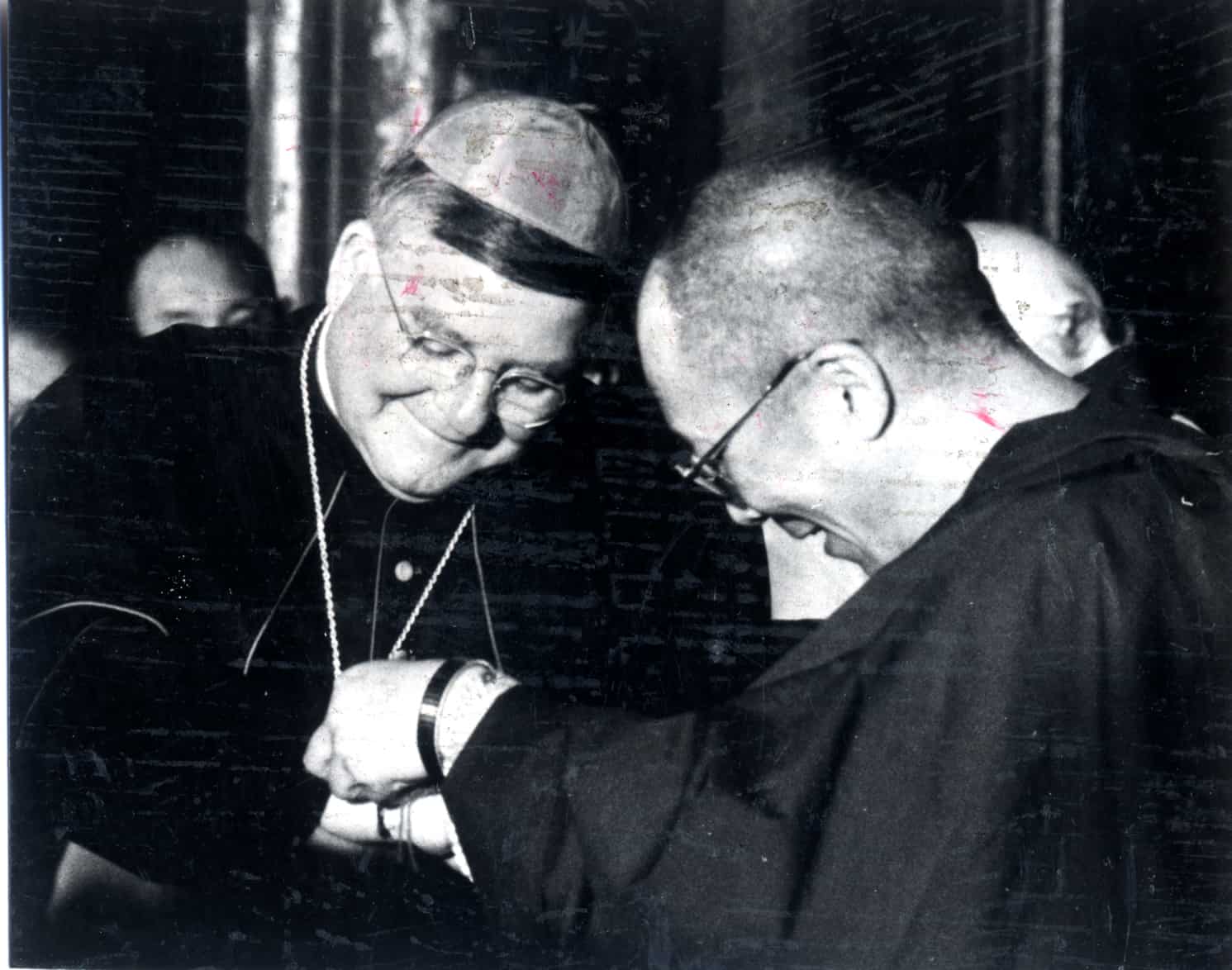 Former Tico Times photojournalist, painter Julio Laínez dies at 76 ...