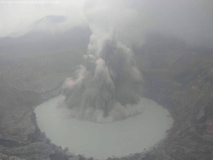 Poás Volcano spews gas and water during 3 phreatic eruptions : The Tico ...