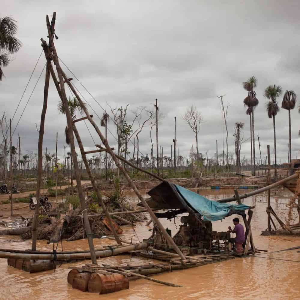 Peru fights gold fever with fire and military force – The Tico Times ...