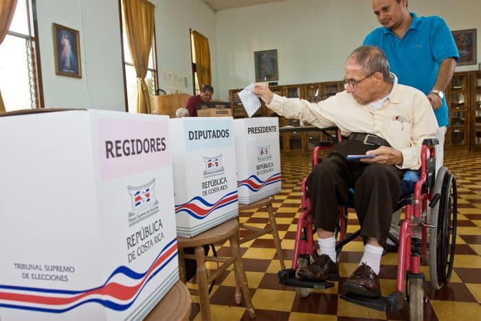 Costa Rica Faces Growing Democratic Challenges, Experts Warn