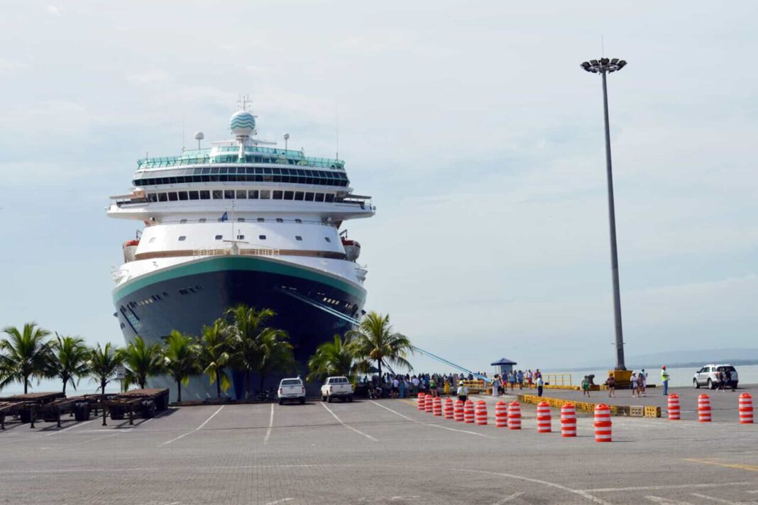 Costa Rica considers upgrades to Limón cruise terminal, marina