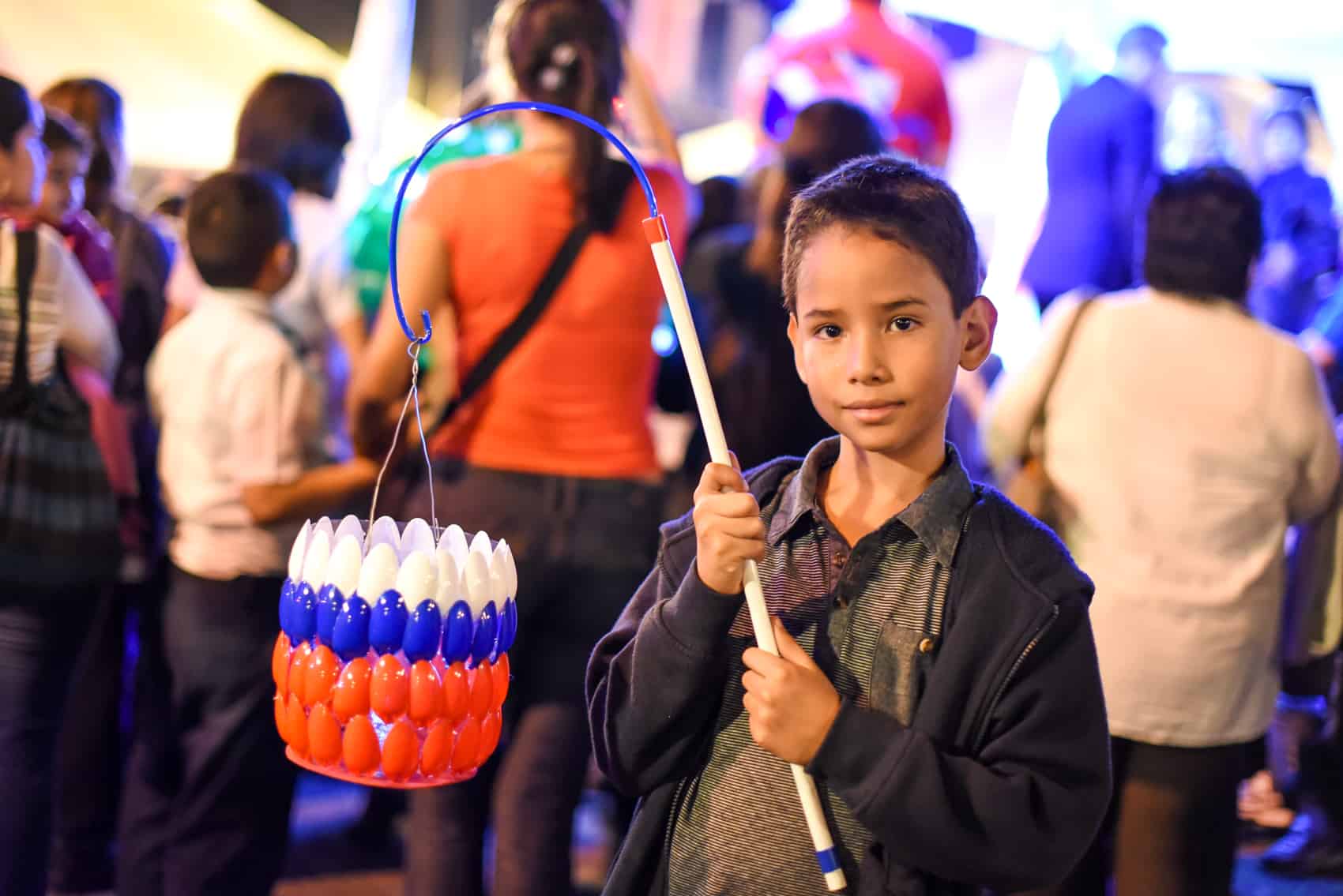 Lantern parade and torch kick off Costa Rica Independence Day ...