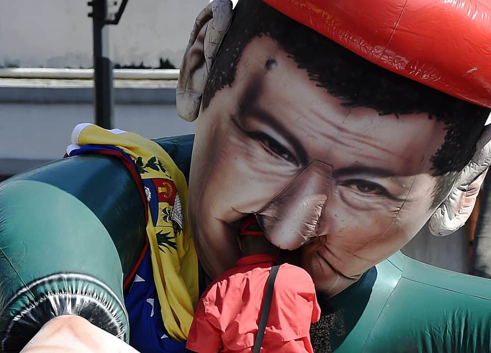 Venezuela crisis sinks deeper into political mess