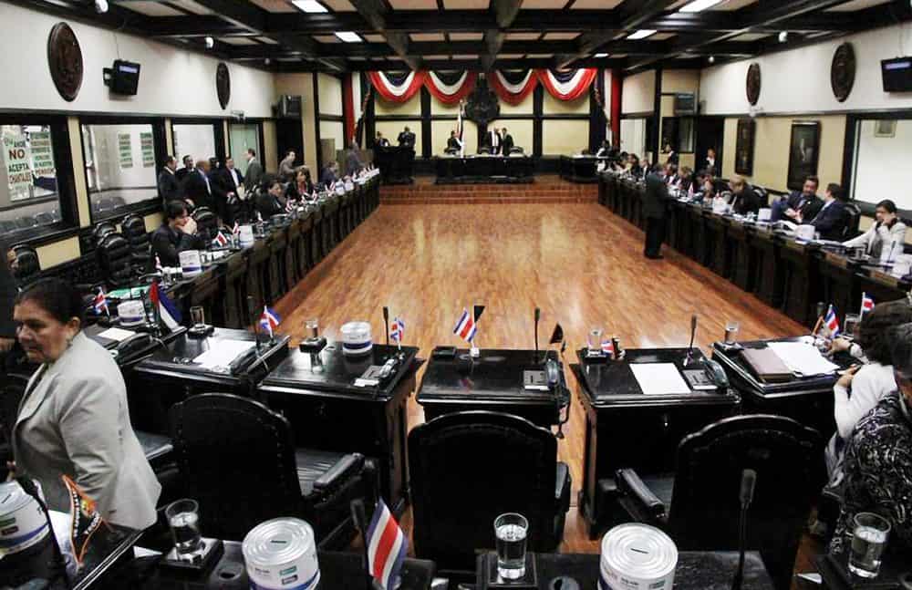 Costa Rican Legislative Assembly observes minute of silence in memory ...