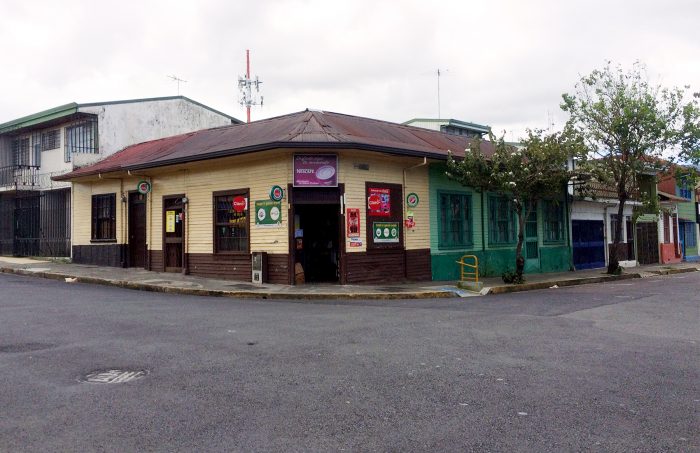 Costa Rica: small corner stores still #1 for grocery shopping