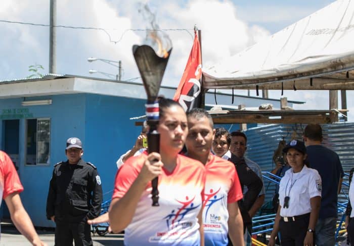 Independence torch travels through a fractured Central America