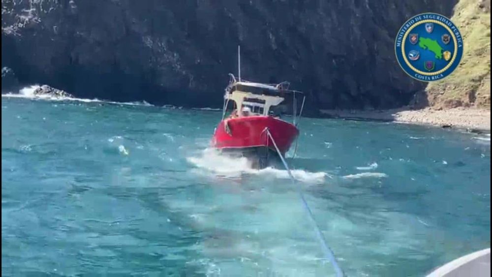 Coast Guard rescues eight U.S. citizens from stranded boat