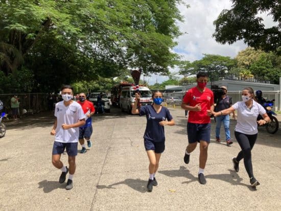Independence torch arrives in Costa Rica for bicentennial