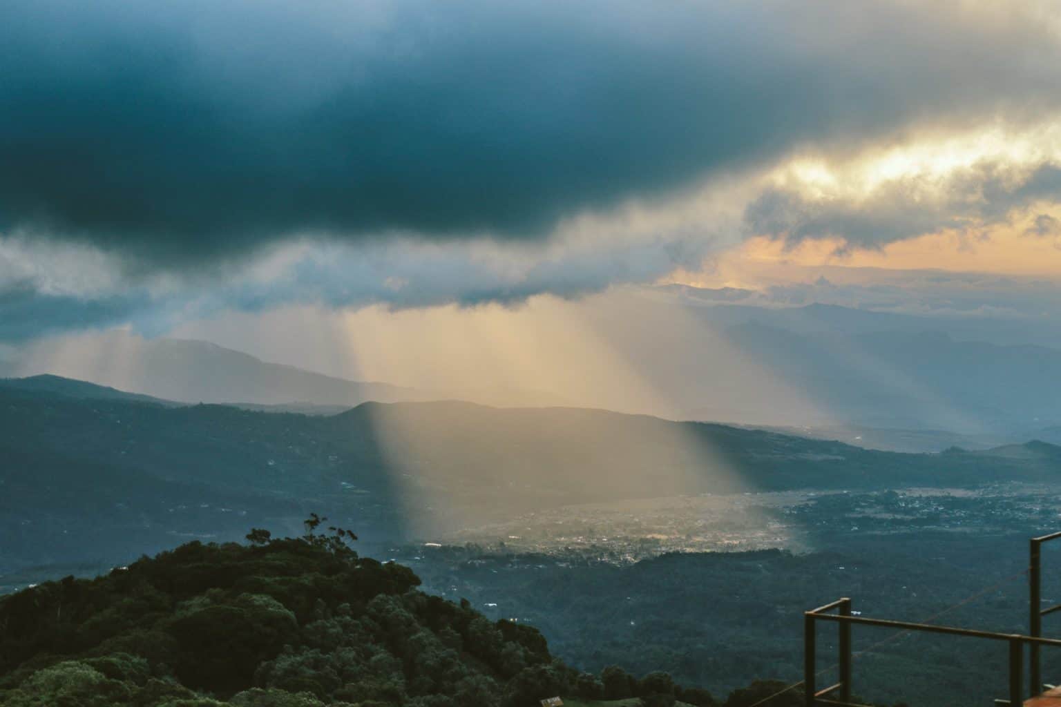 Costa Rica Weather This Week Brings Wind Sun and Late Day Storms : The ...