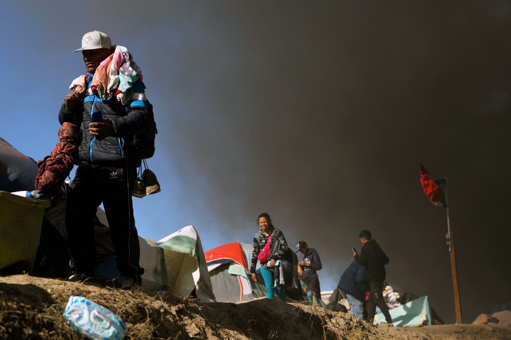 Hundreds of Venezuelan migrants evicted from camp in Mexico's Ciudad ...