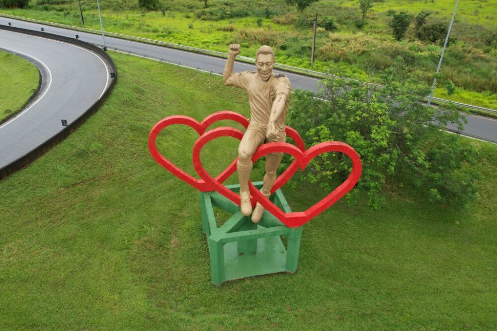 Pelé's hometown attracts curious onlookers : The Tico Times | Costa ...