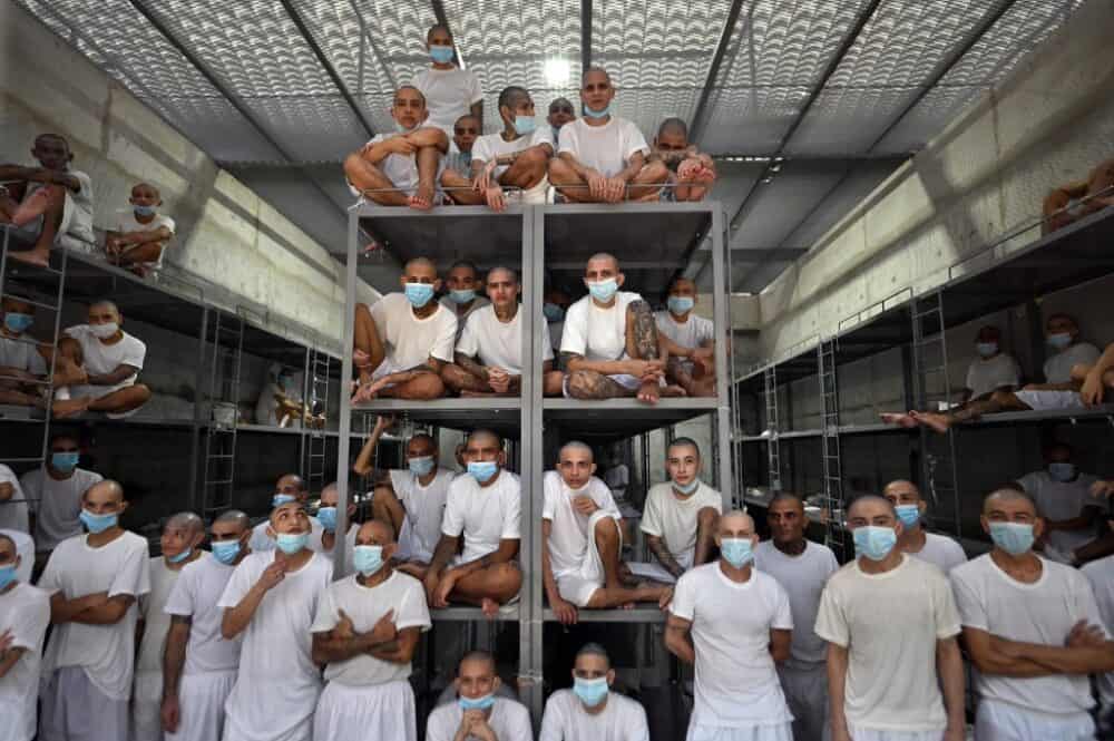El Salvador's Mega-Prison Life for Gang Members : The Tico Times ...
