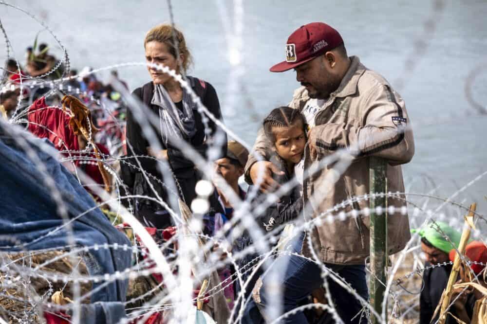 Venezuelans, Cubans Lead Surge in Asylum Requests to OECD Nations : The ...