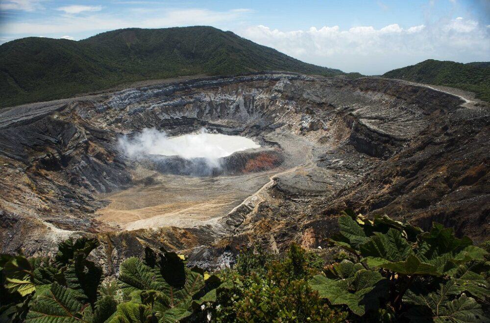 Costa Rica’s Poás Volcano Sees Intensifying Eruptions, Raising Concerns ...