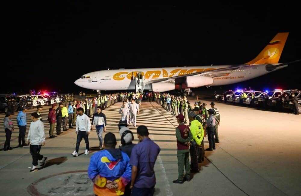 Venezuela Receives Deported Migrants as US-Venezuela Migration Deal ...