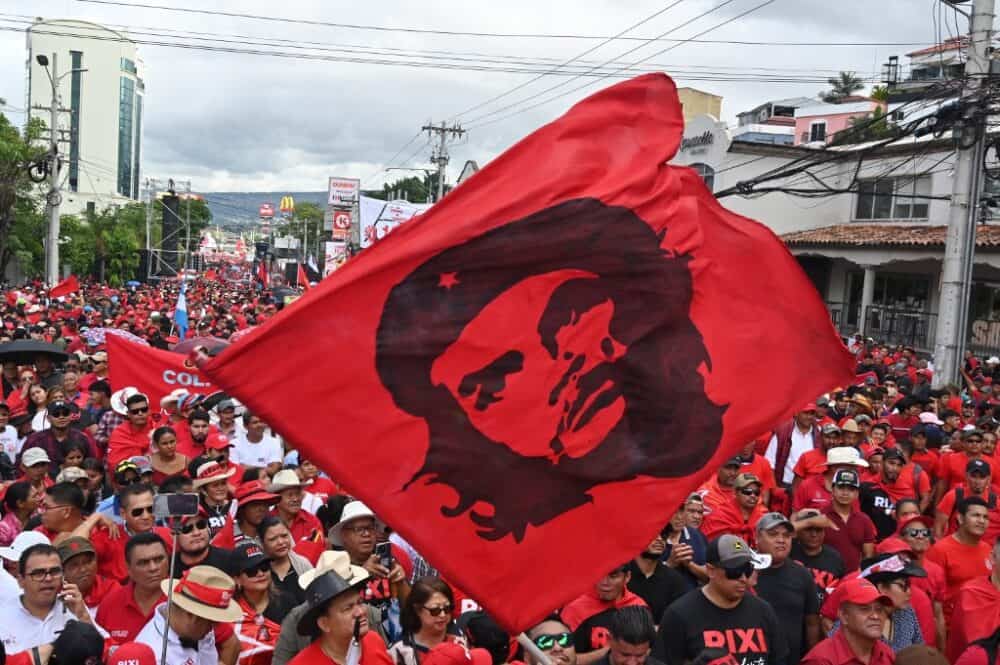Hondurans March to Mark 2009 Coup as Election Battle Heats Up