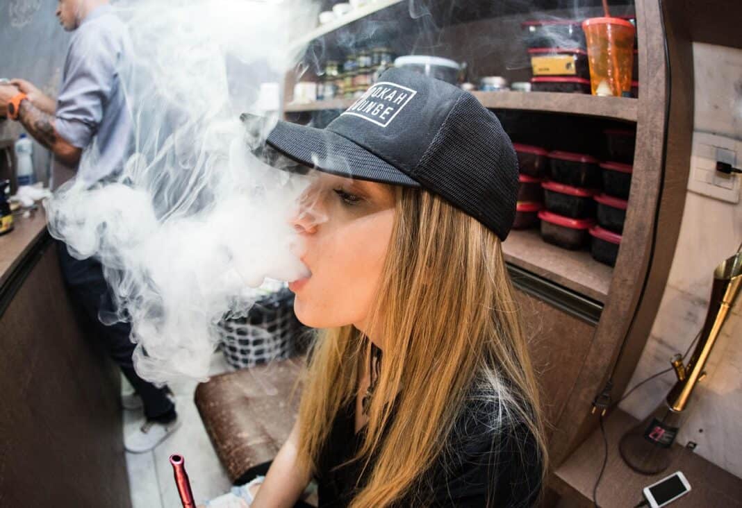 Costa Rica Warns Smoking and Vaping Raise Heart Attack Risk Under 40 ...
