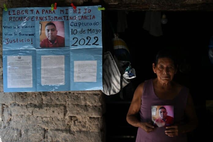 A Venezuelan Migrant’s Ordeal in Bukele’s Maximum-Security Prison