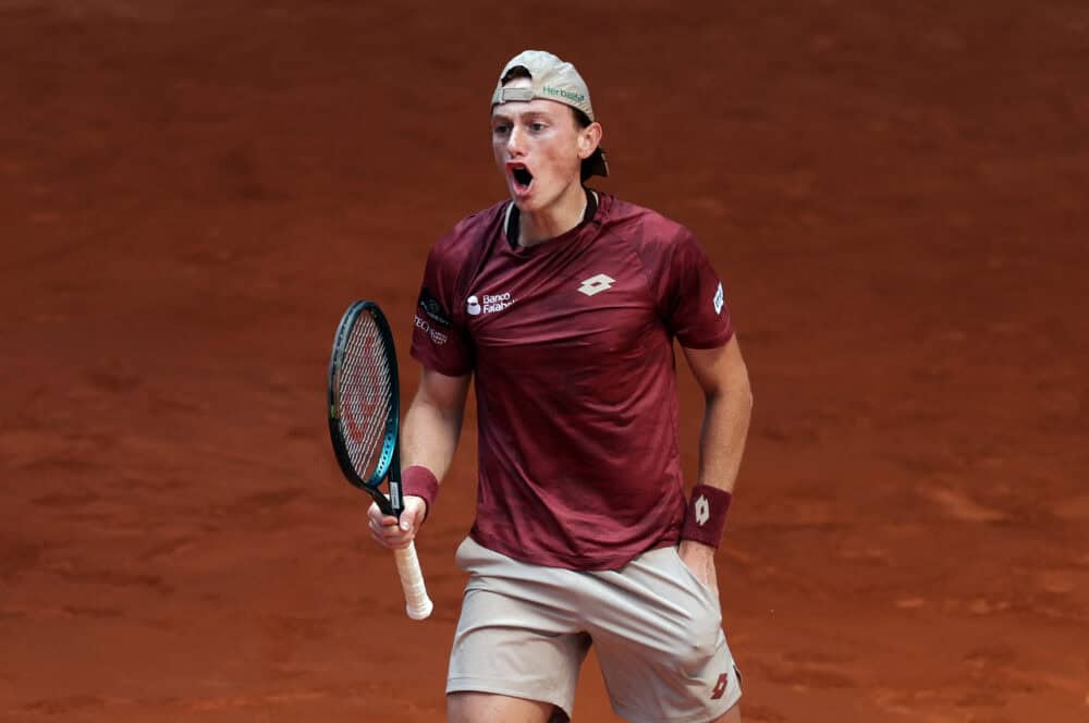 Peru's Ignacio Buse Stuns Tommy Paul in Hamburg, Ends 19-Year ATP Title ...