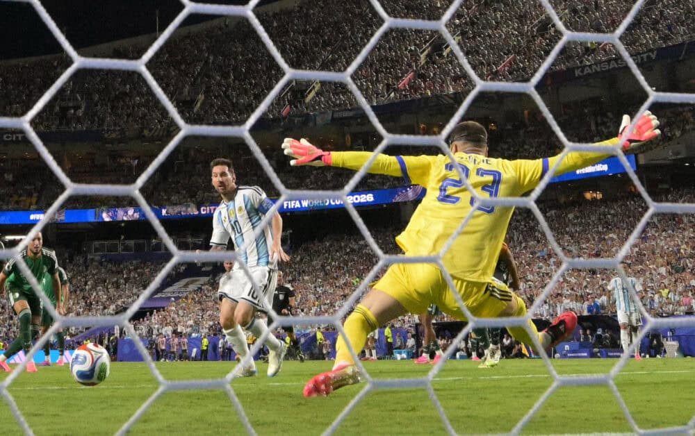 Messi Makes World Cup History as Argentina Opens Title Defense : The ...