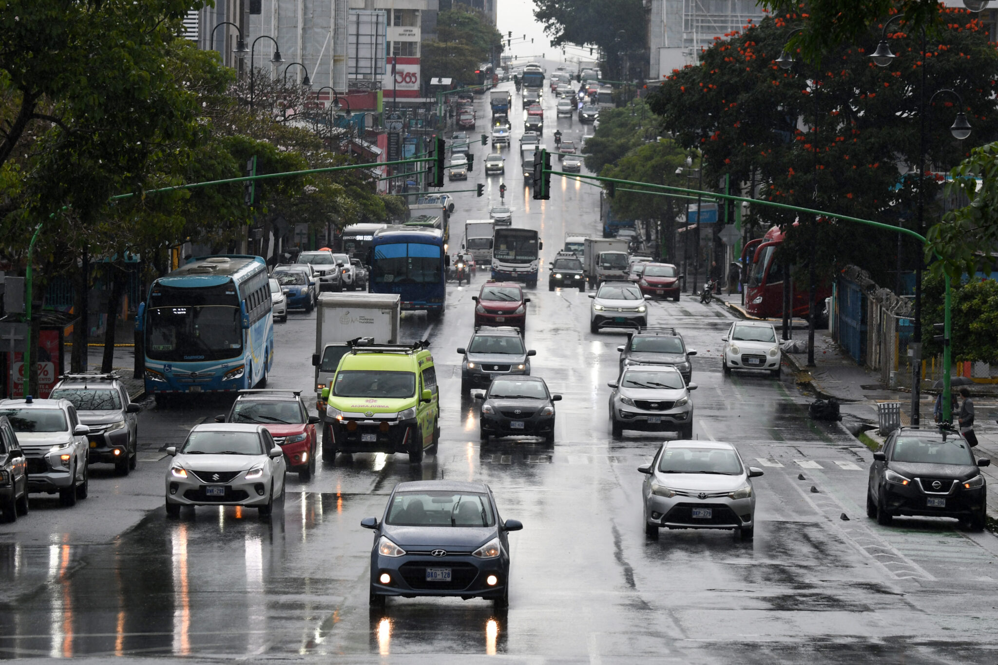 Costa Rica Weather This Week: A Wet Start, Then a Drier, Hotter Pattern
